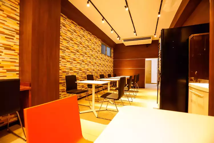 UENO YOUR - ecbo cloak. Easy luggage storage with your smartphone, no ...