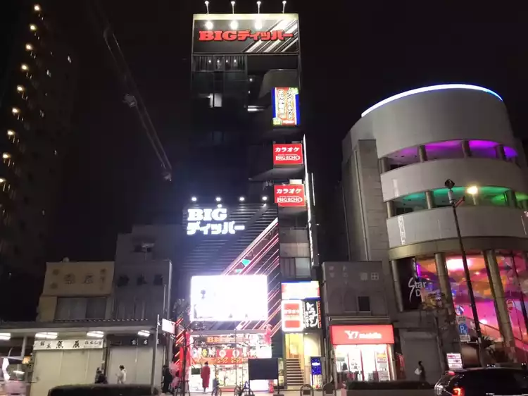 MANGALAND MONZENNAKACHO - ecbo cloak. Easy luggage storage with your smartphone, no need for ...